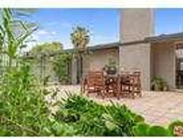 4 Bedroom Homes For Rent Woodland Hills CA