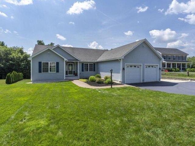 4 bedroom, Hooksett NH 03106 104757547