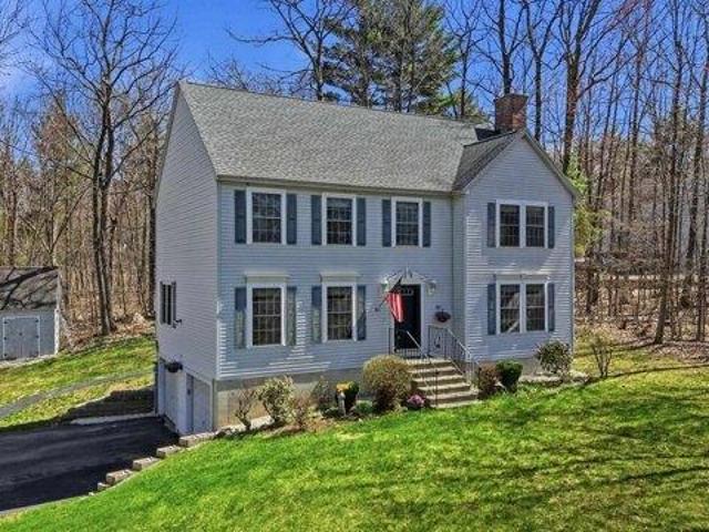 4 bedroom, Hooksett NH 03106 LS102633891