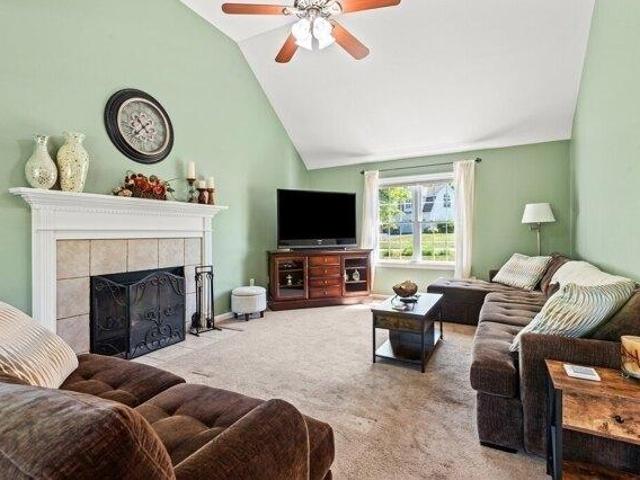 4 bedroom, Hopedale MA 01747 104850539