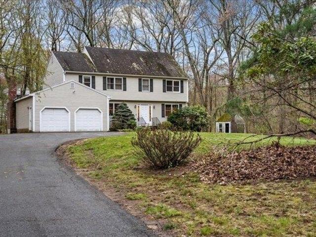 4 bedroom, Hopkinton MA 01748 LS102256000