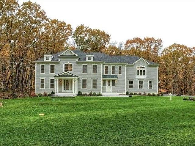 4 bedroom, Hopkinton MA 01748 LS102824034