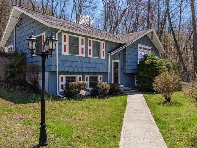 4 bedroom, Haverhill MA 01830 103019146