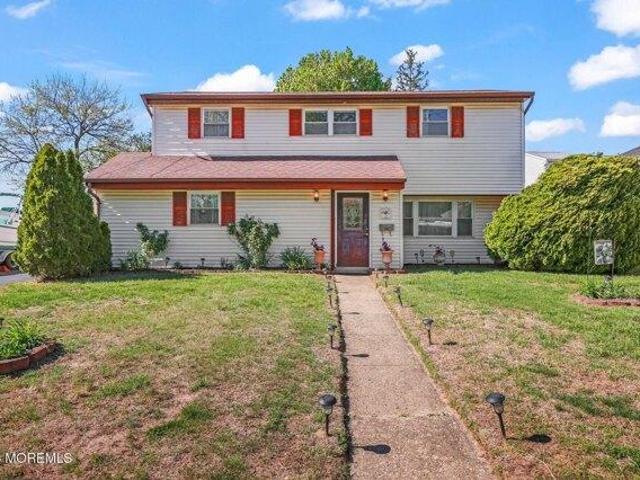 4 bedroom, Hazlet NJ 07730 102285460