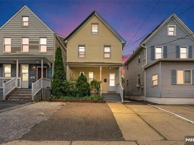 4 bedroom, Hackensack NJ 07601 102528140