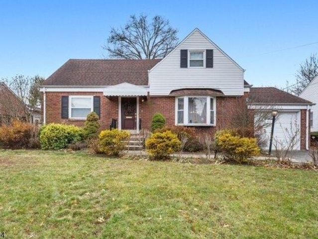4 bedroom, Hackensack NJ 07601 LS101629065