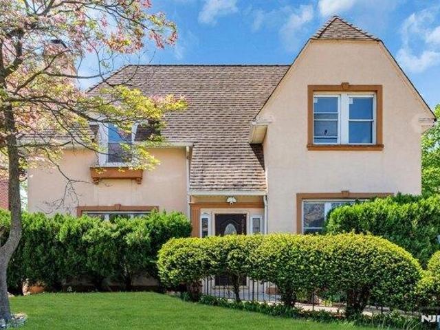 4 bedroom, Hackensack NJ 07601 LS102317269