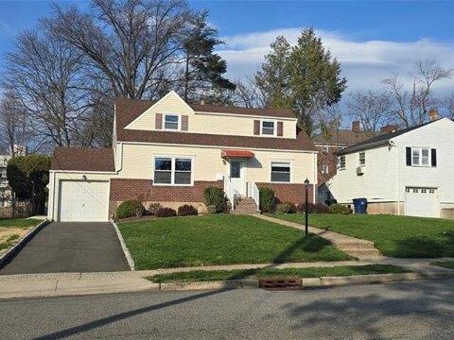4 bedroom, Hackensack NJ 07601 LS102562228