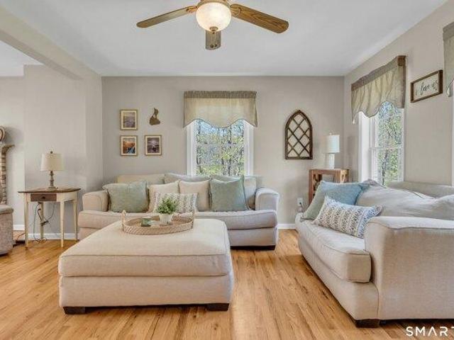 4 bedroom, Haddam CT 06438 104114100