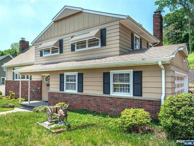 4 bedroom, Haledon NJ 07508 102708200