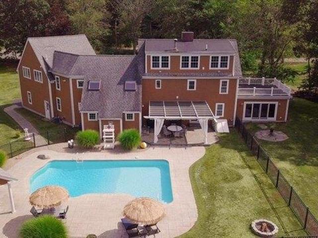 4 bedroom, Halifax MA 02338 105256652