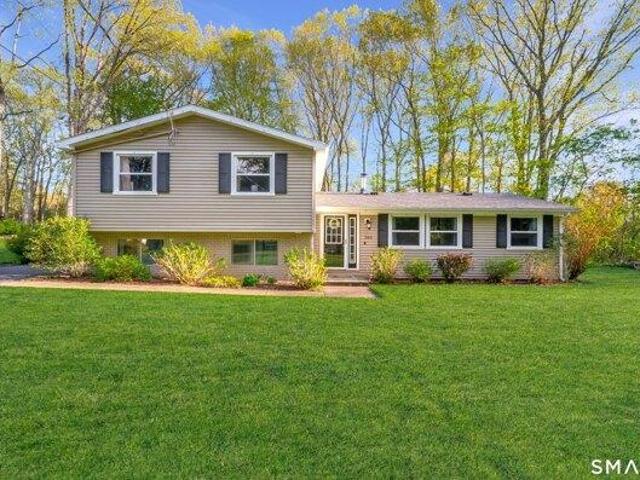 4 bedroom, Hamden CT 06514 LS102708102