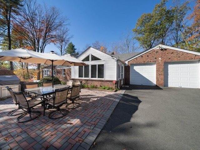4 bedroom, Hamden CT 06517 LS101603124