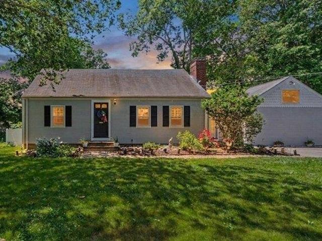 4 bedroom, Hamilton MA 01982 105095175