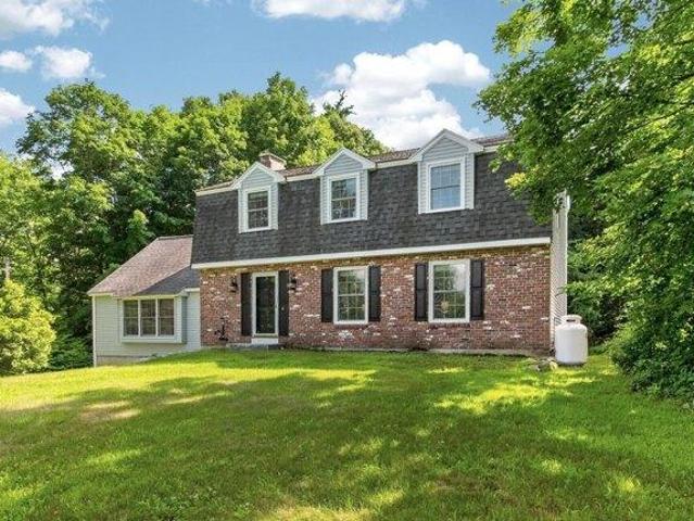 4 bedroom, Hampstead NH 03841 104235654