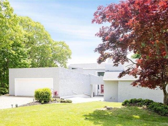 4 bedroom, Hampton Bays NY 11946 103625303