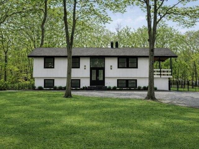 4 bedroom, Hampton Bays NY 11946 103627811