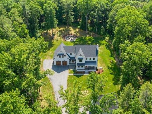 4 bedroom, Hampton Falls NH 03844 LS103074534