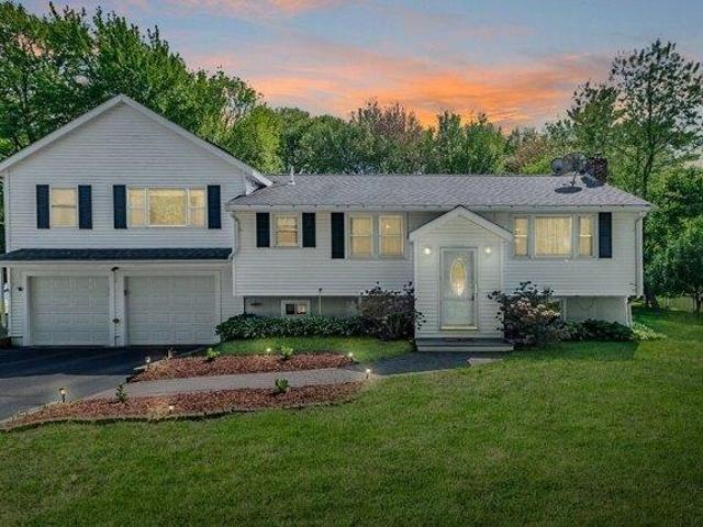 4 bedroom, Hanover MA 02339 103070008