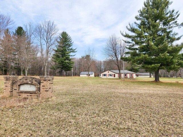 4 bedroom, Harrison MI 48625 90043311