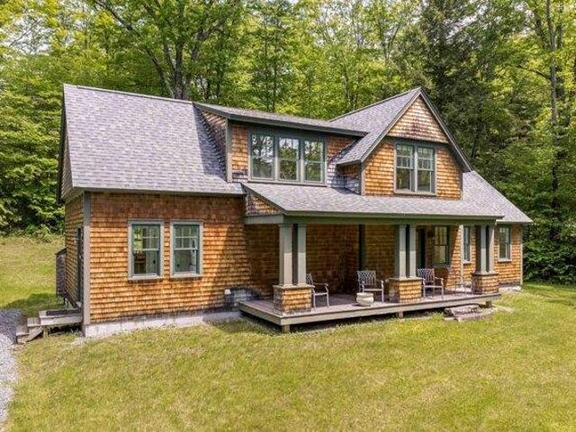4 bedroom, Hartford VT 05059 104849655