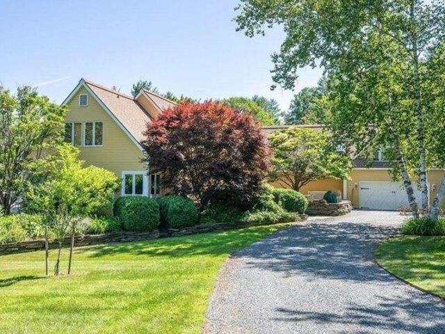 4 bedroom, Hartford VT 05059 103100451