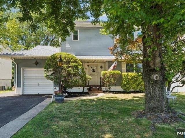 4 bedroom, Hasbrouck Heights NJ 07604 104567116