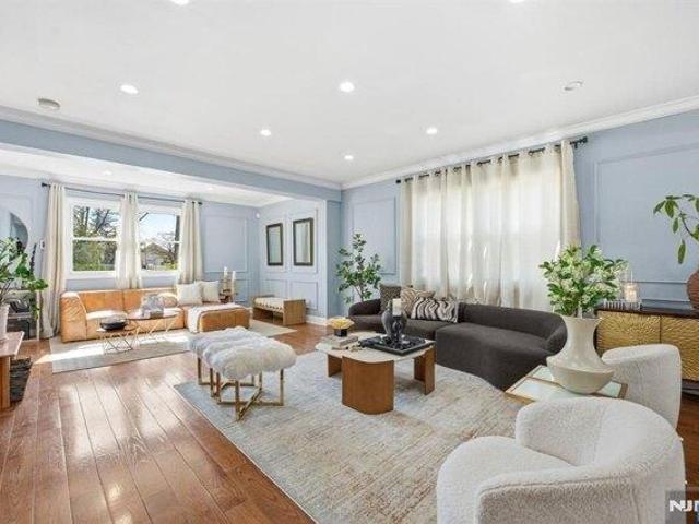 4 bedroom, Hasbrouck Heights NJ 07604 LS101601731