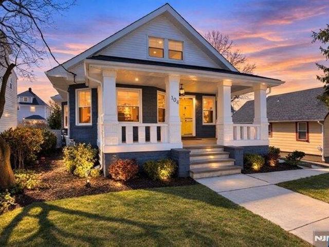 4 bedroom, Hasbrouck Heights NJ 07604 LS101800303
