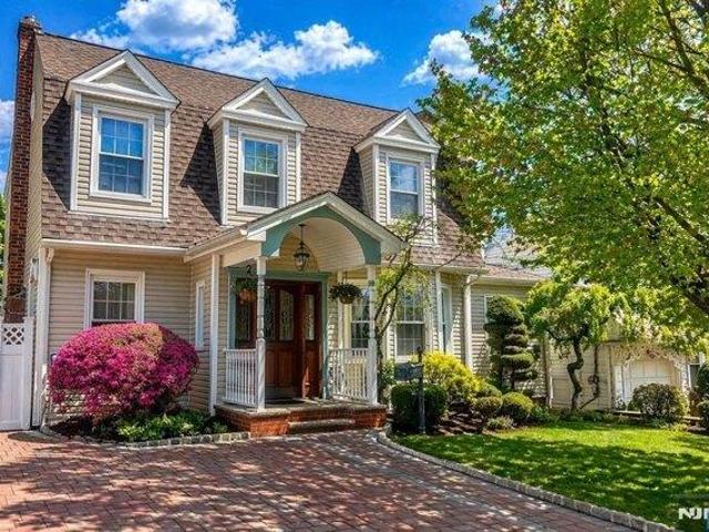 4 bedroom, Hasbrouck Heights NJ 07604 LS102762018