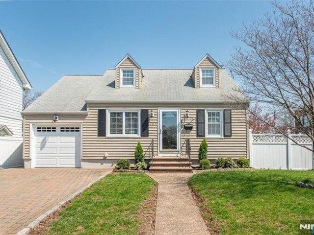 4 bedroom, Hasbrouck Heights NJ 07604 LS102211896