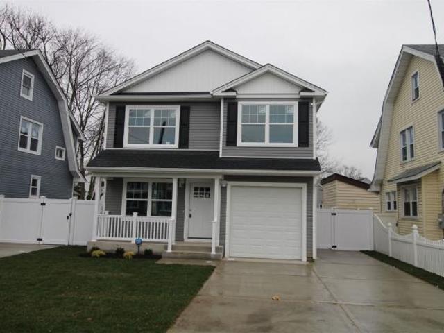 4 bedroom, Hempstead NY 11550 72692138