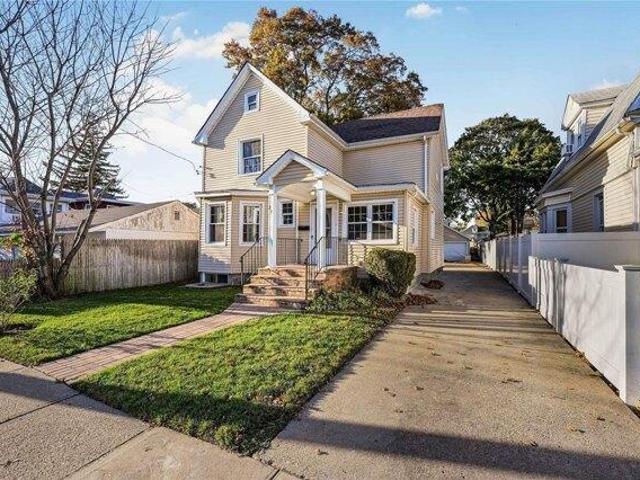 4 bedroom, Hempstead NY 11550 88232975