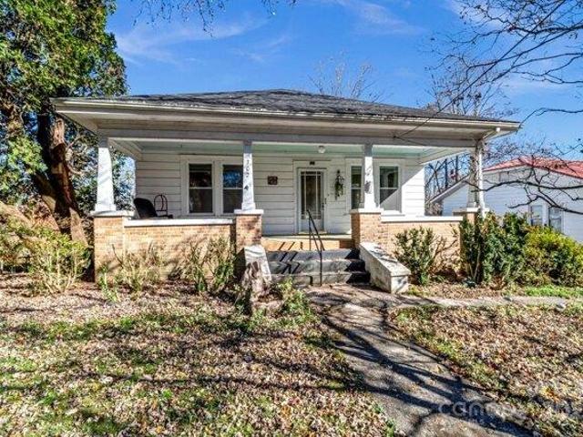 4 bedroom, Hendersonville NC 28739 LS96949863