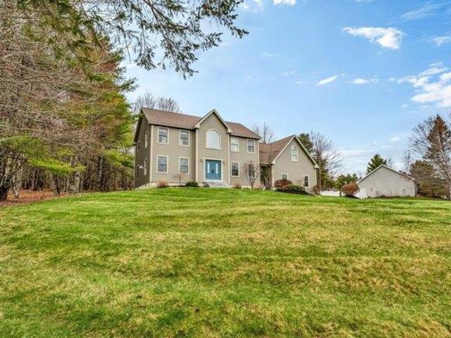 4 bedroom, Hermon ME 04401 102256528
