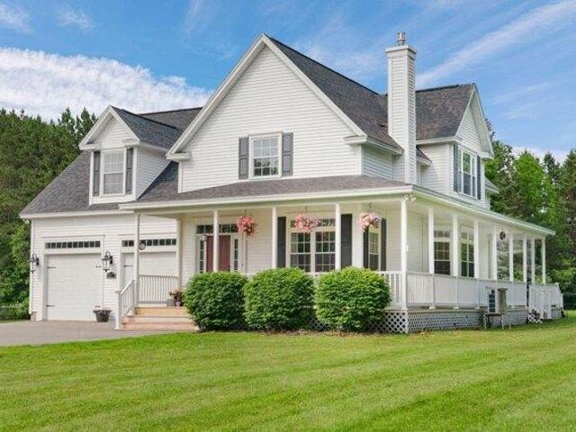 4 bedroom, Hermon ME 04401 105142634
