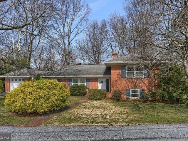 4 bedroom, Hershey PA 17033 104898754