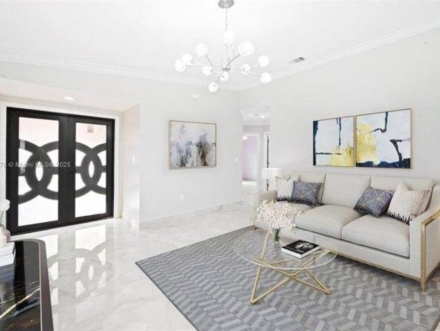 4 bedroom, Hialeah FL 33018 94547884