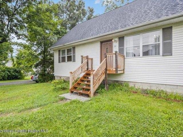 4 bedroom, Highland NY 12528 89751034