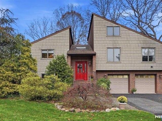 4 bedroom, Hillsdale NJ 07642 101780198
