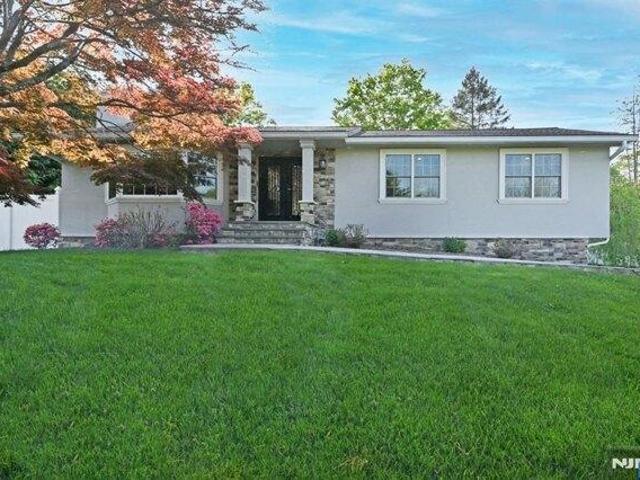 4 bedroom, Hillsdale NJ 07642 102254713