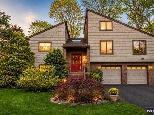 4 bedroom, Hillsdale NJ 07642 102281353