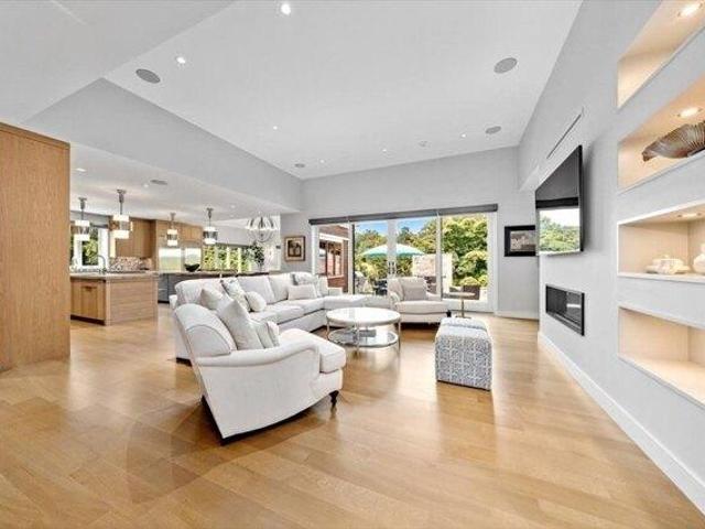 4 bedroom, Hingham MA 02043 102118832