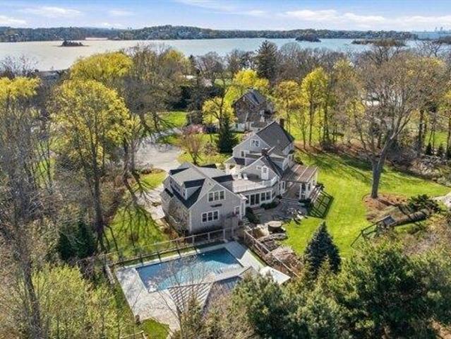 4 bedroom, Hingham MA 02043 102119282