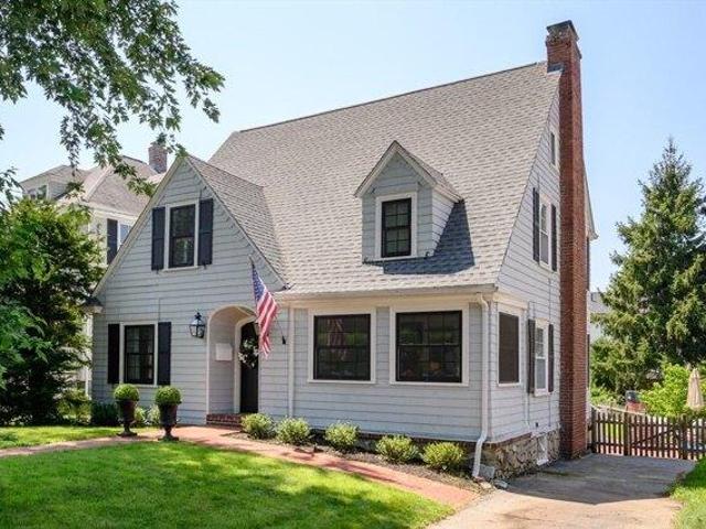 4 bedroom, Hingham MA 02043 102212165