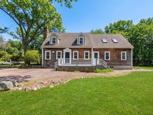 4 bedroom, Hingham MA 02043 LS102593162