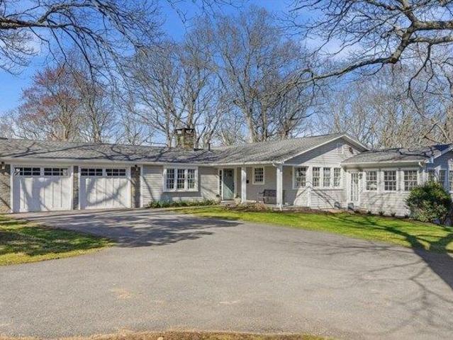 4 bedroom, Hingham MA 02043 LS102779779