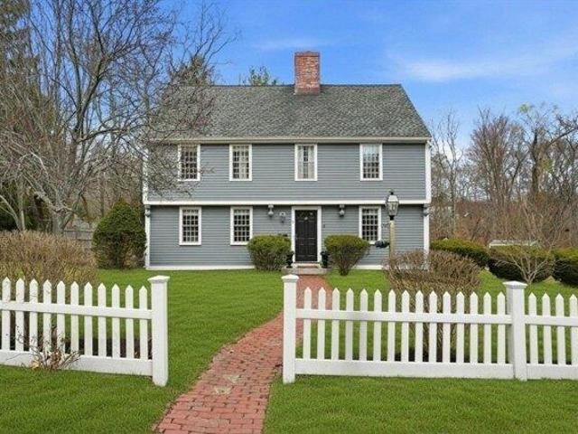 4 bedroom, Hingham MA 02043 LS102823273
