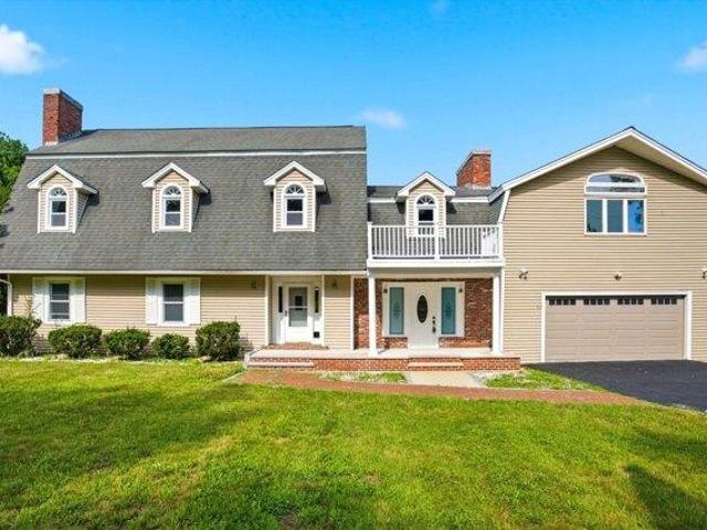 4 bedroom, Hudson NH 03051 104374125