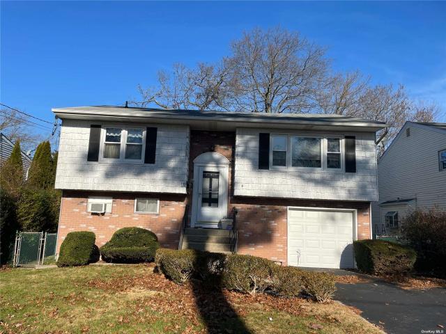 4 bedroom, Huntington Station NY 11746 72692226